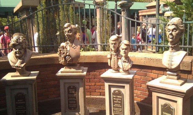 Video/photos: Inside New Haunted Mansion Interactive Queue