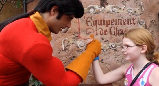 New "Frozen" stage show debuts at Disneyland featuring Anna, Elsa, and ...