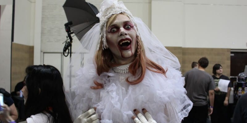 ScareLA 2015 previews Halloween season as horror fans haunt Pasadena ...