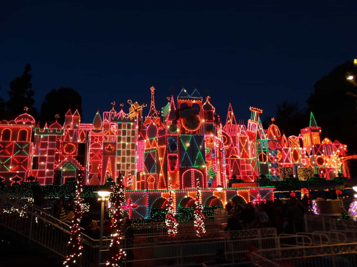 VIDEO It s A Small World Holiday Projection Show Lights Up The World VIDEO It s A Small World Holiday Projection Show Lights Up The World