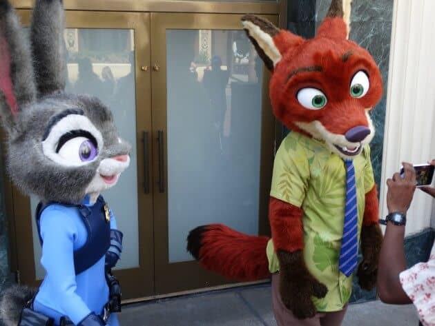 VIDEO: Zootopia's Judy Hopps and Nick Wilde meet and greet guests at ...