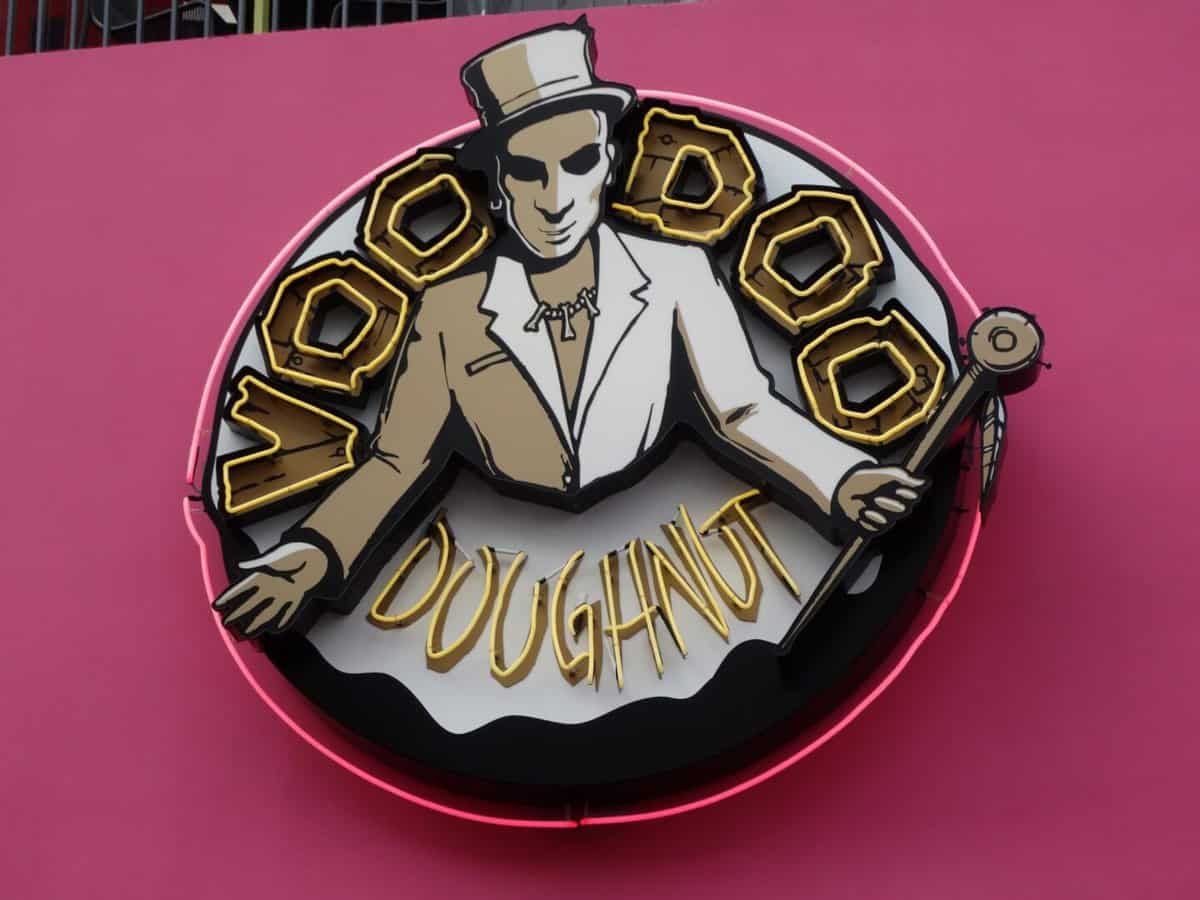 Specialty pastry shop Voodoo Doughnut officially opens first California ...