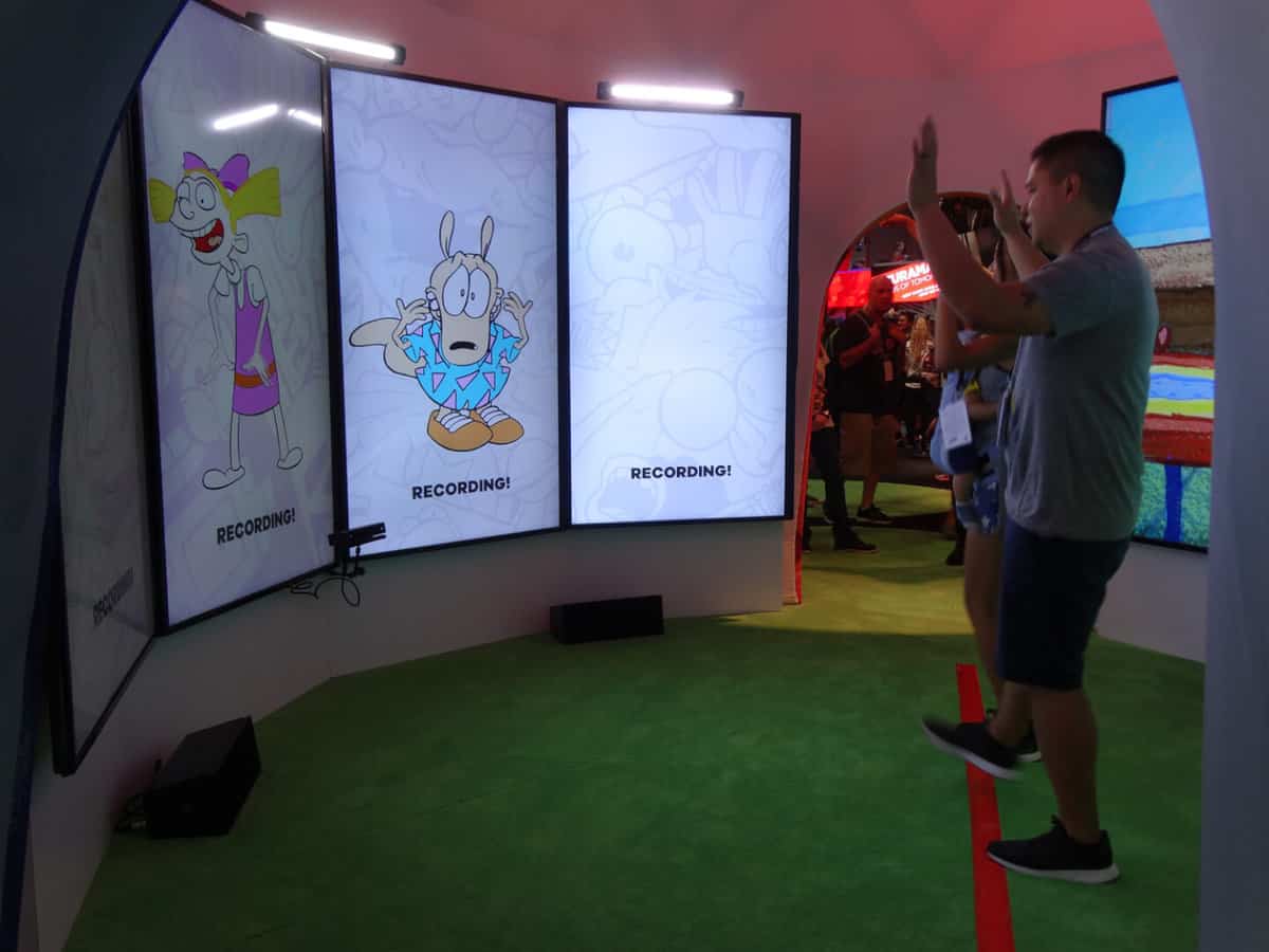 VIDEO - Visit SpongeBob's pineapple under the sea in Nickelodeon booth ...