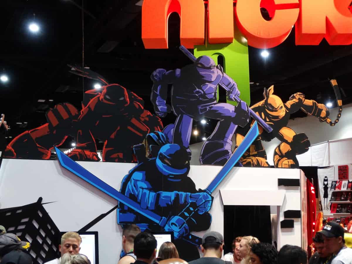 VIDEO - Visit SpongeBob's pineapple under the sea in Nickelodeon booth ...
