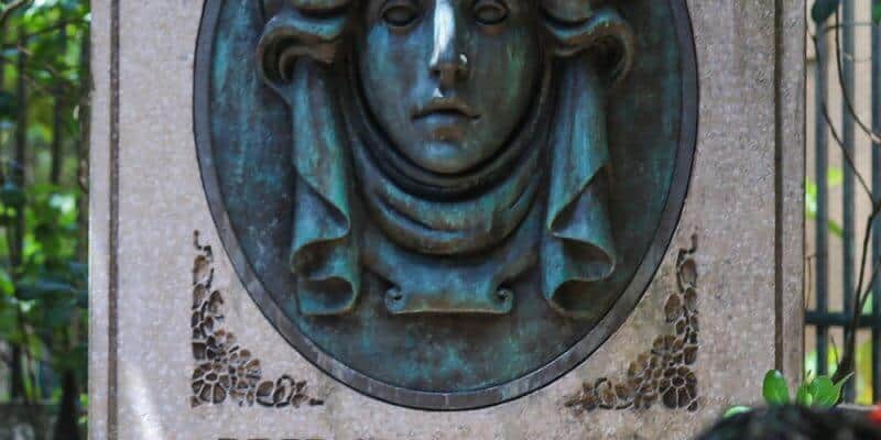 A Cryptic Tour of The Haunted Mansion Tombstone Tributes at Walt Disney ...