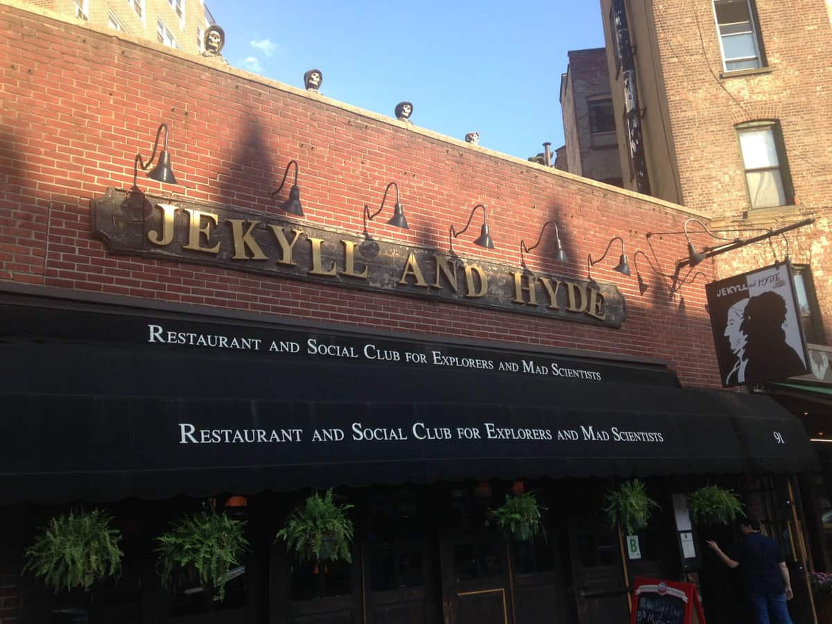 Themed Eats: Jekyll and Hyde Club in New York City - Inside the Magic