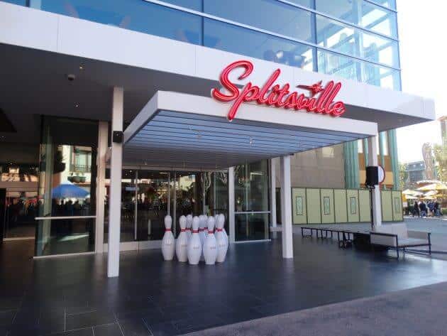 VIDEO: Goofy helps Splitsville Luxury Lanes Anaheim bowling alley host ...