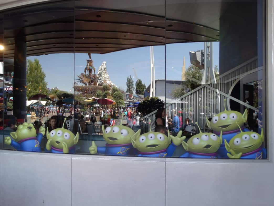 VIDEO: Alien Pizza Planet "Toy Story"-themed restaurant opens for Pixar ...