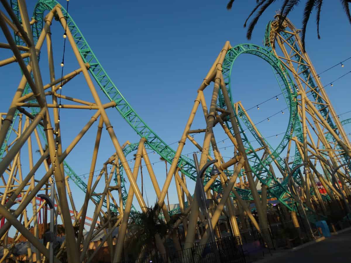 VIDEO: All-new HangTime drop coaster opens at Knott's Berry Farm with ...
