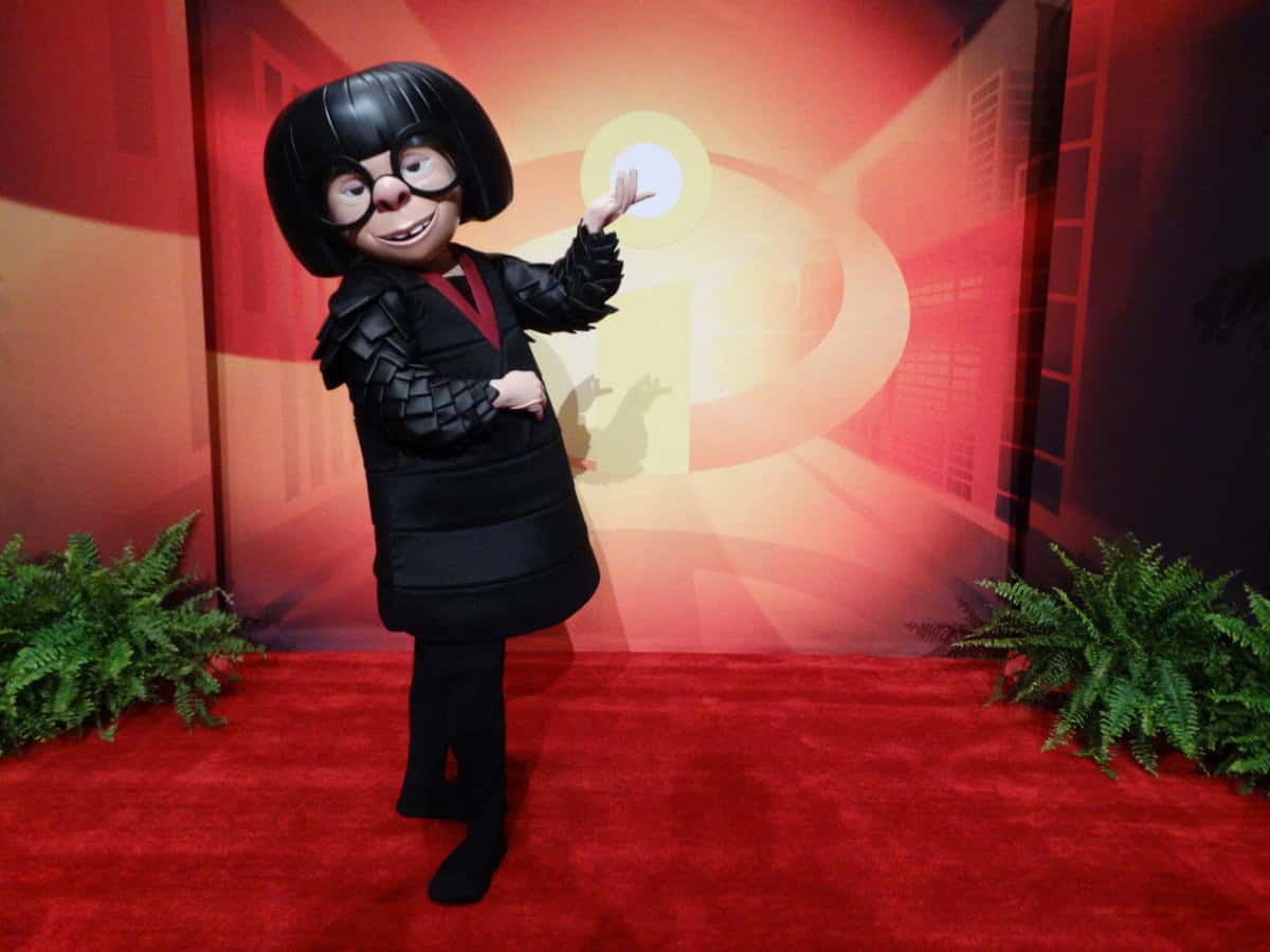 VIDEO - A closer look at Edna Mode, the new "Incredibles" meet-and ...