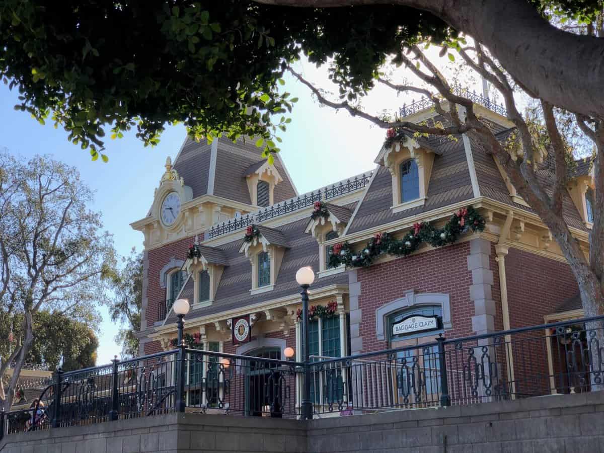 First Look: Disneyland Festive Holiday Decorations
