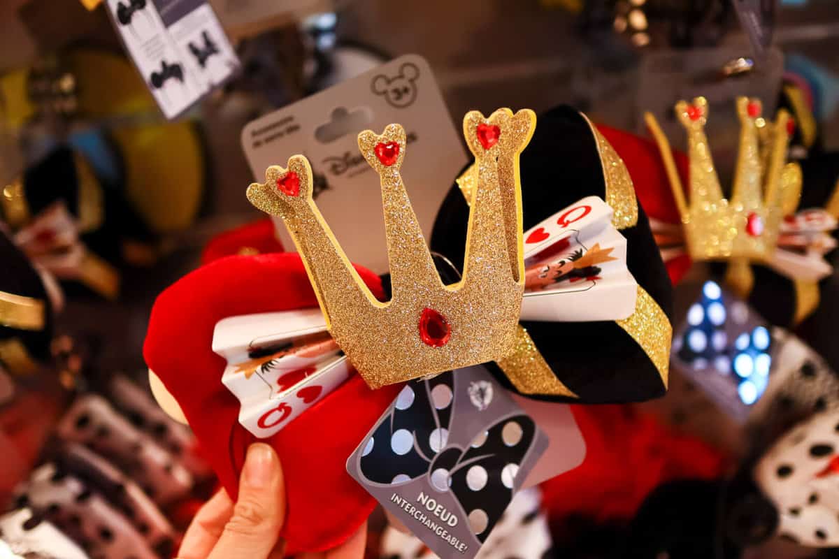 Disney Fashion store offers stylish and fashionable merchandise at ...