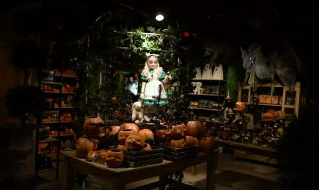 “Malice in Wonderland” - Rogers Gardens welcomes Halloween 2019