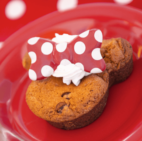 New Minnie Mouse Themed Cookie Cake Coming Soon To Disney Parks ...