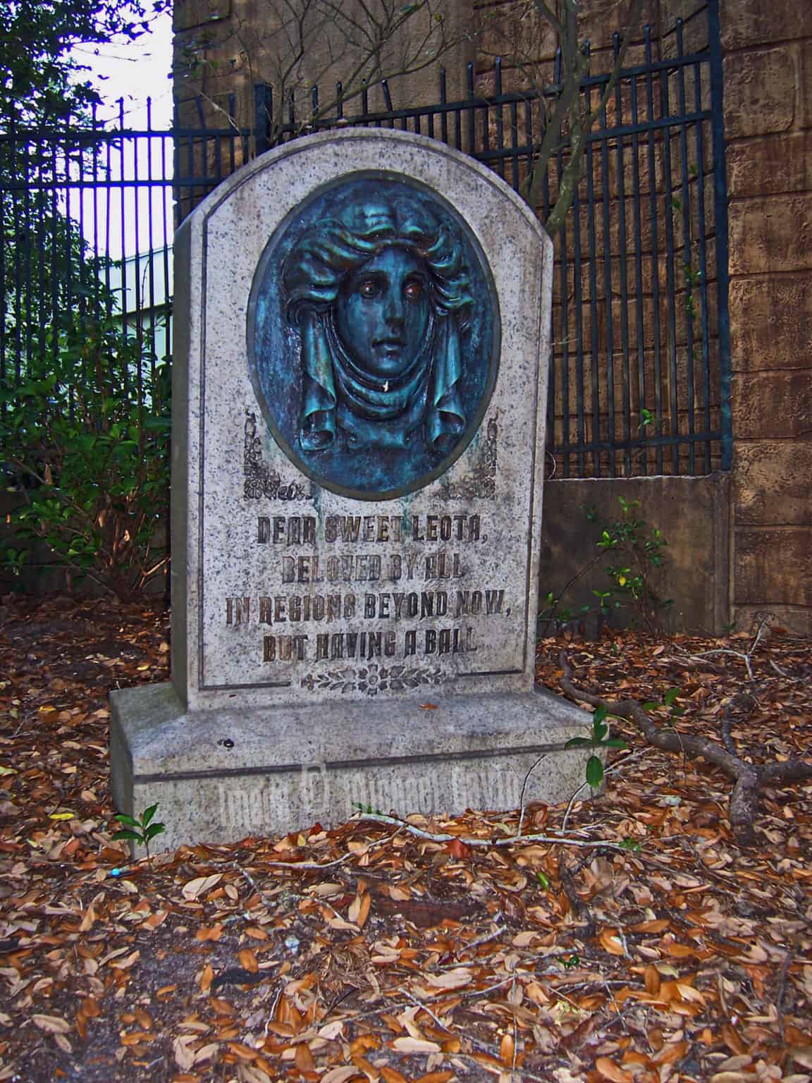 At Home Imagineering: DIY Haunted Mansion Effects