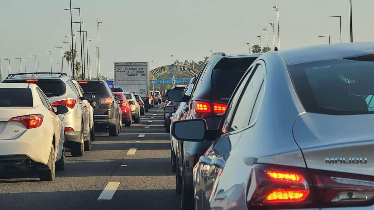 Guests Queue Outside Parks, Parking Suspended Until Park Opening