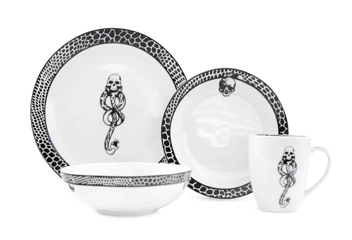 25 Days of Magic (Day 2): Accio Harry Potter Dinnerware Sets - Inside ...
