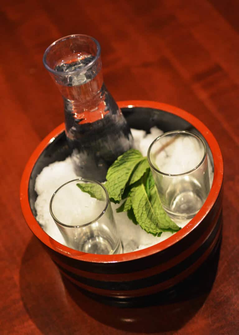 Drinking Around the World at EPCOT - Must Try Drinks!