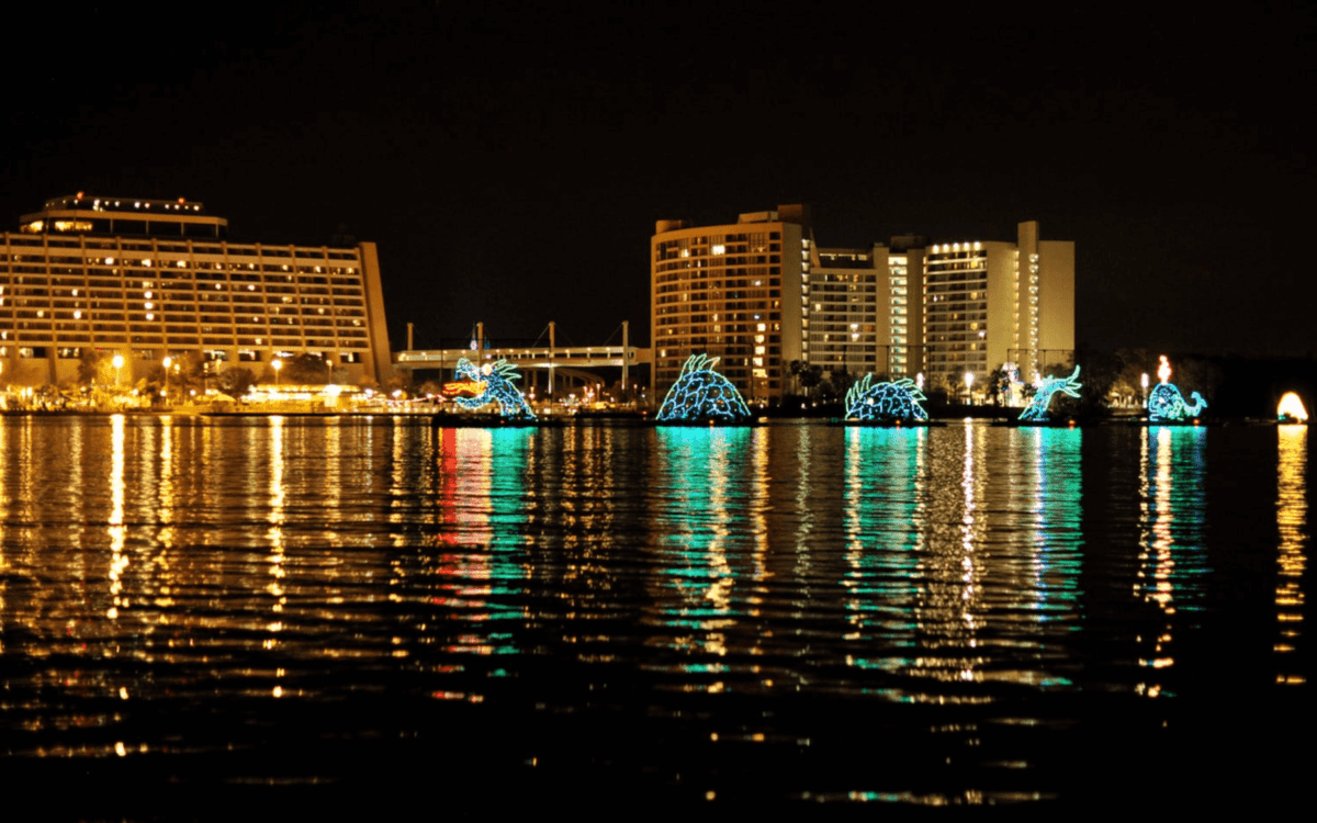 Where to Watch the Electrical Water Pageant at Disney World