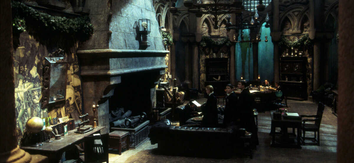 Harry Potter: The Four Hogwarts Houses - Inside the Magic