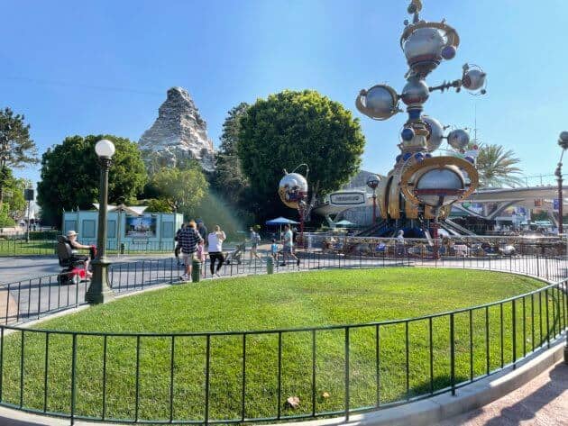 You Can EAT the Landscaping in Tomorrowland! - Inside the Magic