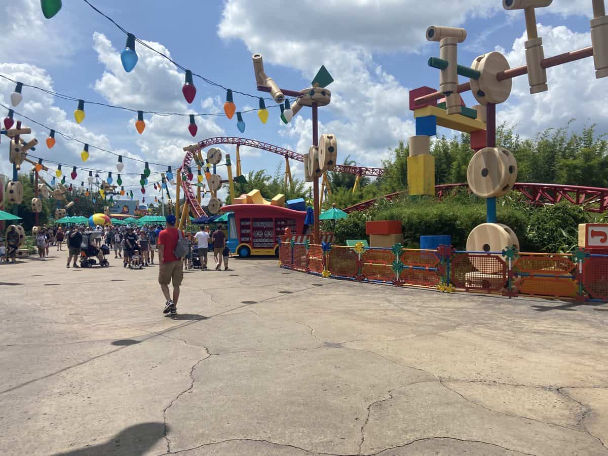 Labor Day Weekend Brings Shockingly Low Crowds at Disney World - Inside ...