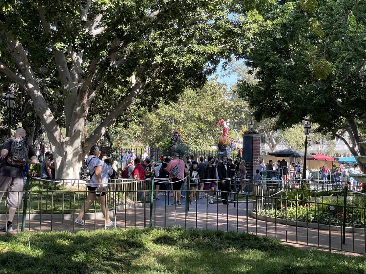 Disneyland Crowd Levels: Why YOU Should Plan a Visit!