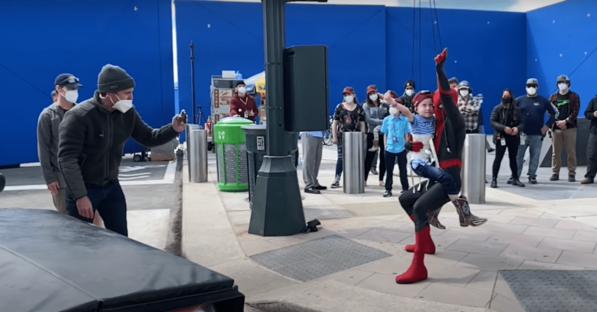 Watch Tom Holland and Zendaya In Wholesome Behind-the-Scenes Video of ...