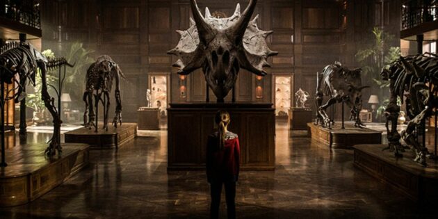 Brand-New 'Jurassic World' Trailer Takes the Franchise Underwater