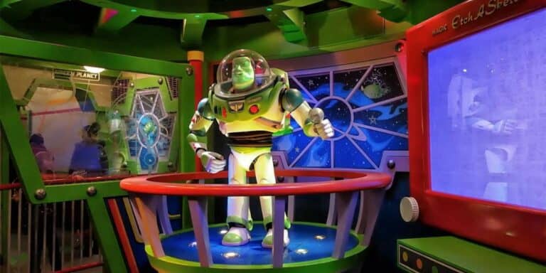 Buzz Lightyear Passes Out and Falls Over in Front of Disney World Guests