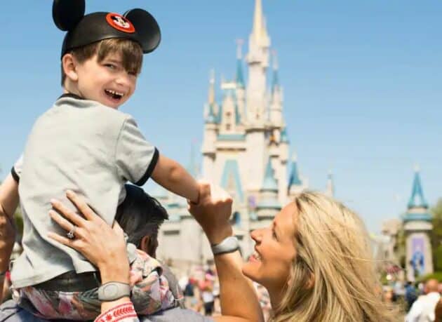 A Disney Bus Driver Was Caught on Video Giving Guests a Truly Magical ...