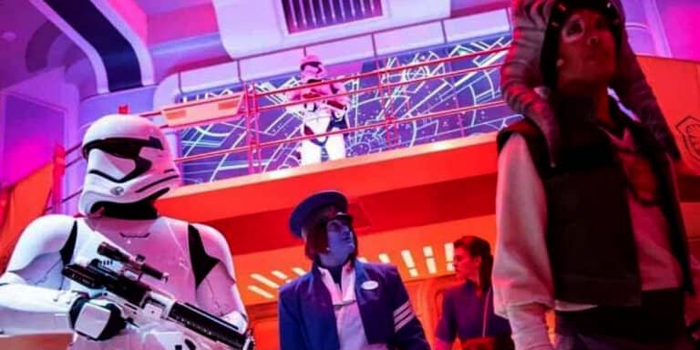 Disney World Exploring Hotels Inside Theme Parks — How 'Star Wars ...
