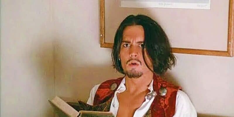 Johnny Depp Doesn’t Have a “Decadent Lifestyle,” Does Live on Private ...