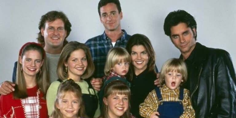 Olsen Twins Reunite With 'Full House' Cast, Star Gives New Updates