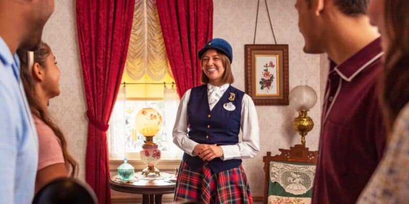 Disney Cast Member Helps Guests Narrowly Avoid Disaster