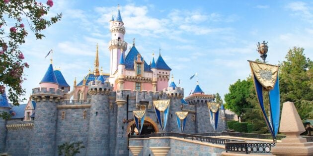 Just in Time for Fall, Disneyland Closing 13 Rides and Attractions for ...