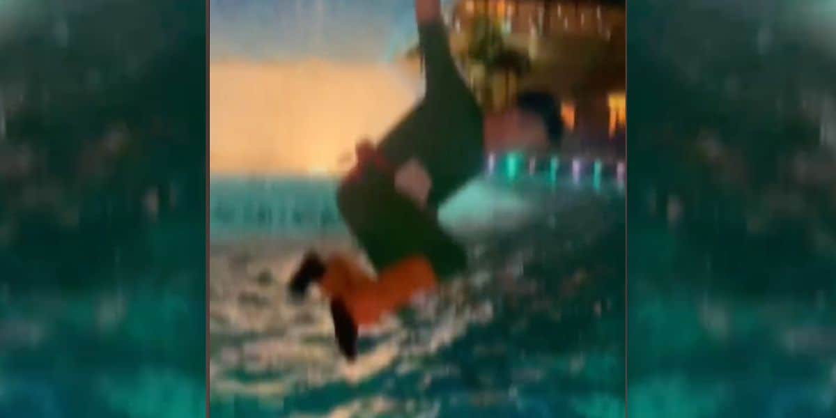 VIDEO: Disney Guest Jumps Into Massive Theme Park Fountain
