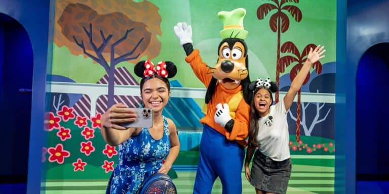 Disney Guest Goes Viral for Drunken Interaction with Goofy