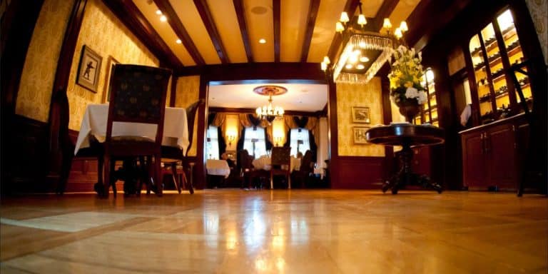Disney Now Inviting All Guests To Register for Club 33 Amid Economic ...