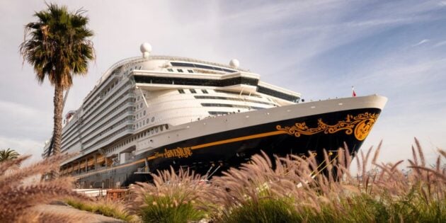 Disney Kicked Families Off Its Newest Cruise Ship and Left Them ...